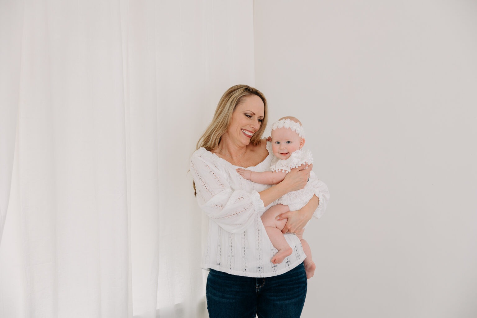 Bailey | Milestone Sitter Session | Kelly Adrienne Photo